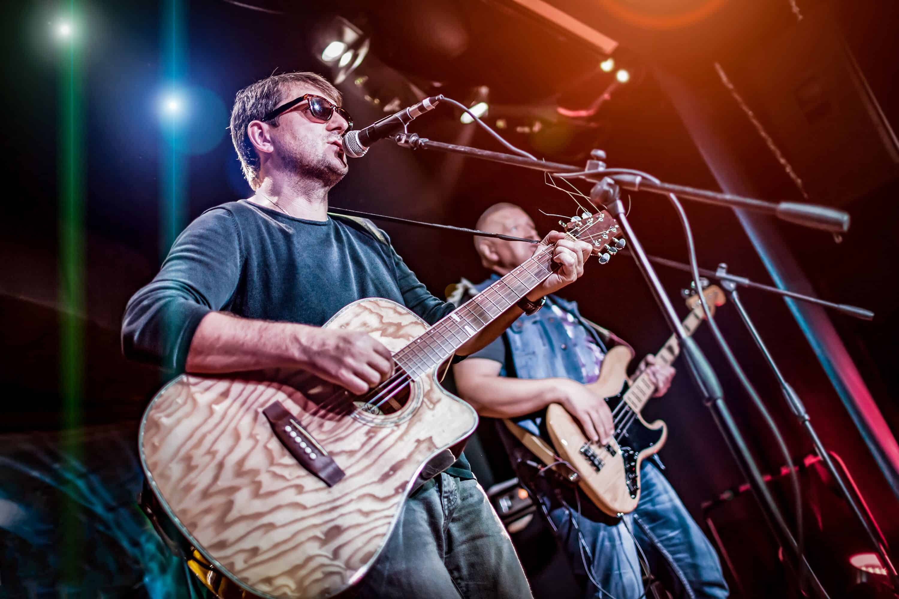Important Tips for Having Live Music at Your Event | Breezin'